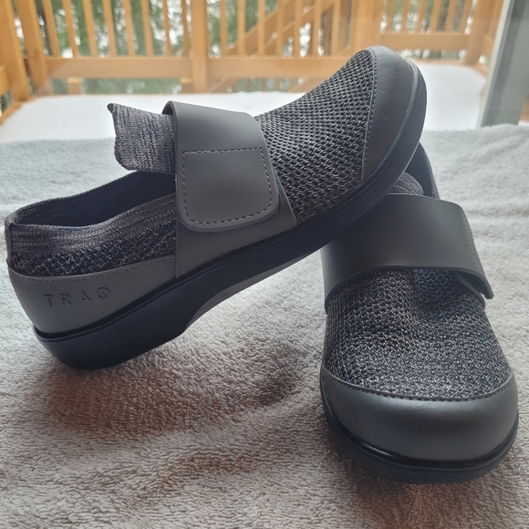 Traq by Alegria | Shoes | Traq By Alegria Qwik Knit Slip On Comfort ...